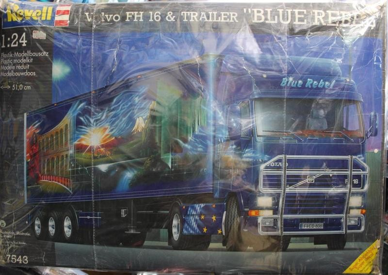 REVELL Volvo FH16 and Trailer "Blue Rebel" 1/24 NO.07543