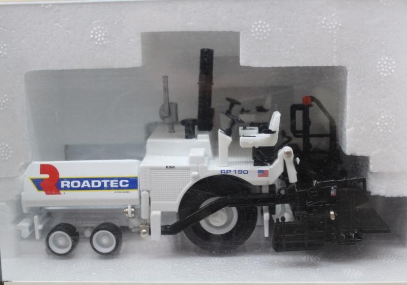 NORSCOT ROADTEC RP190 Paver 鋪路機 1/50 合金模型工程車完成品 NO.584374